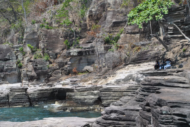 Batu Lapis Keindahan Alam dari Lampung Selatan - dkonten.com