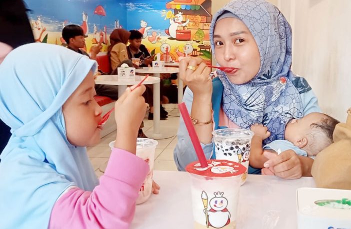 Mixue, Ice Cream Kekinian, Unik dan Banyak Varian Rasanya - dkonten.com
