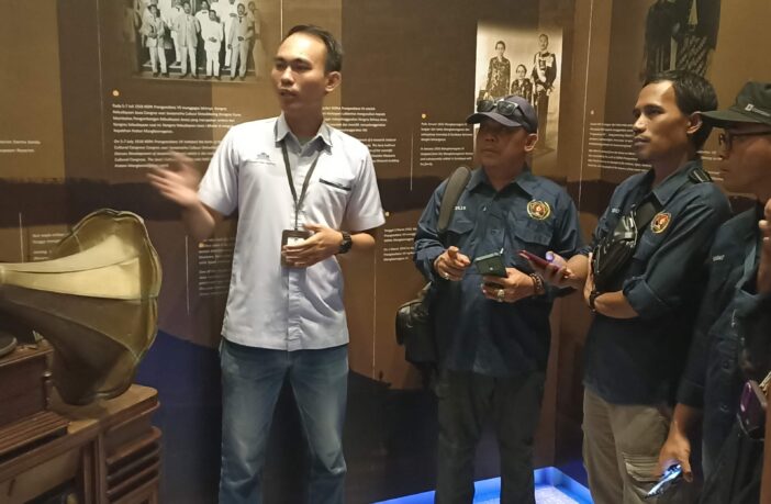 Peran Radio Bagi Kemerdekaan dan Diplomasi Indonesia - dkonten.com